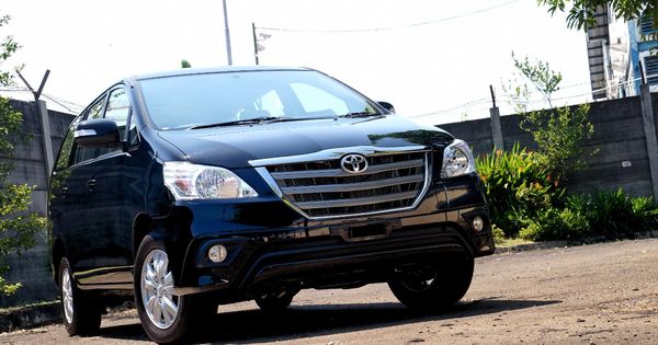 Berita Toyota Kijang Innova J Terbaru Hari ini - GridOto.com