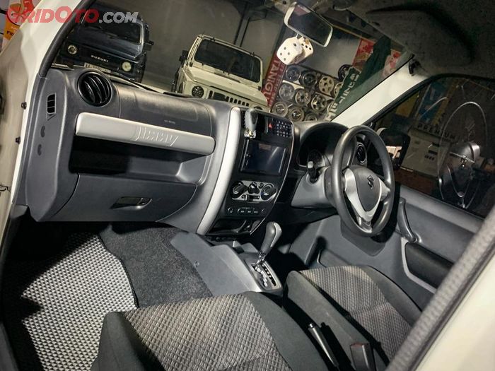 Interior Suzuki Jimny JB43 Kondisinya Mulus Dan Ditambah Part OEM - Semua Halaman - Gridoto