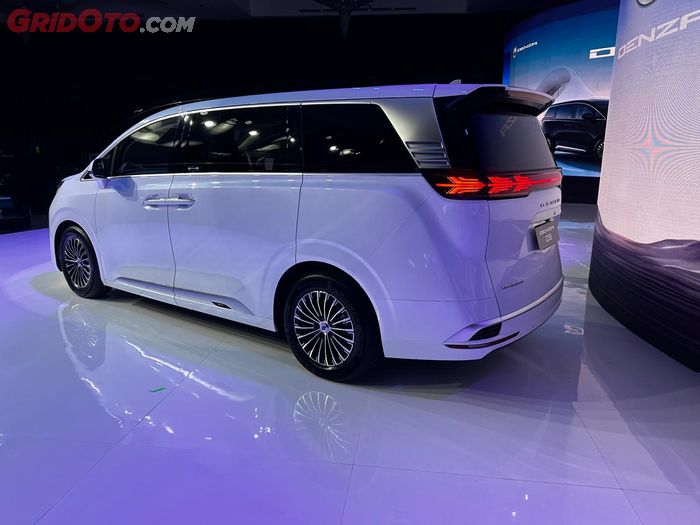 Spesifikasi BYD Denza D9 yang Harganya Lebih Murah dari Toyota Alphard - Gridoto