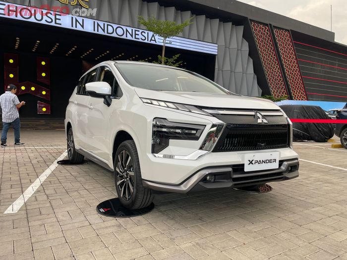 Sesama MPV Populer, Ini Perbandingan Harga Avanza VS Xpander - Gridoto