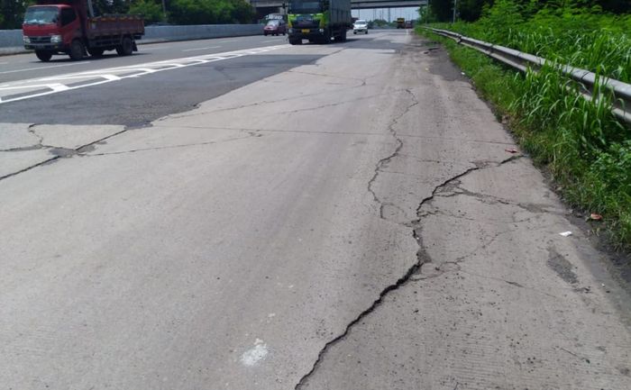 Pengendara Perlu Tahu Mobil Rusak Karena Kerusakan Jalan Tol Bisa