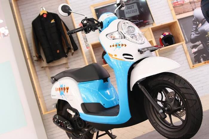 Fitur Tambah Tiap Generasi, Ini 6 Generasi Honda Scoopy yang Pernah ...