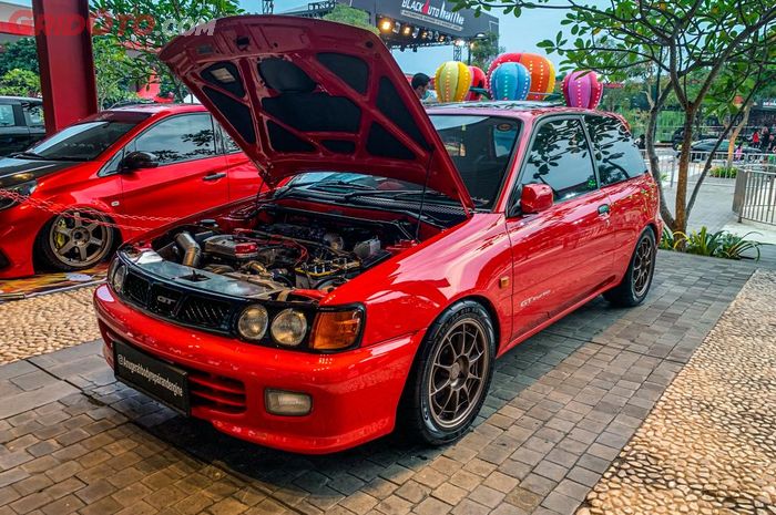 Toyota Starlet Bela-Belain Belah Bodi Kiri Dan Kanan Biar Jadi 2 Pintu - Gridoto