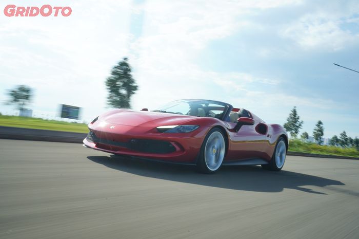 Ferrari 296 GTS Punya 4 Mode Berkendara, Bisa Jalan Full EV Lho - GridOto.com