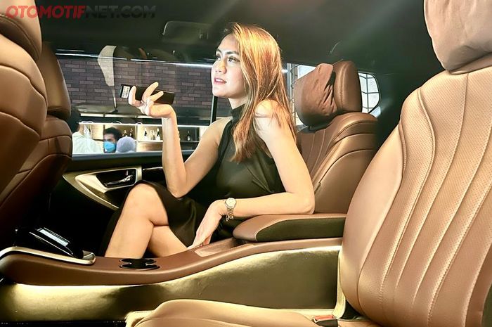 Launching Innova Reborn Altera, Interior Sultan, Siapkan Kocek Segini - Otomotifnet.com