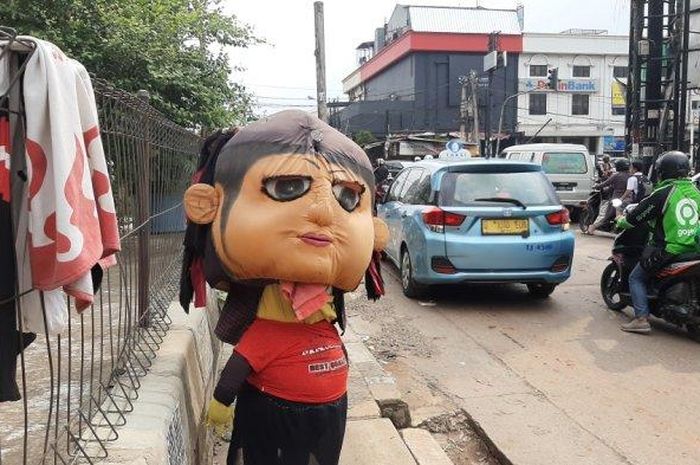 Di Balik Lucunya Badut Mampang, Pria Tua Menagis Pilu, Uang Ngamen ... Di Balik Lucunya Badut Mampang, Pria Tua Menagis Pilu, Uang Ngamen ...