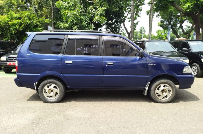 Murah di Luar Dugaan, Lelang Toyota Kijang LGX 2001 Mulai Rp 26 Jutaan - Otomotifnet.com