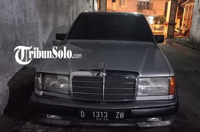 Bocah SMA Pergi Futsal Bawa Mercy W124 AMG Bapak, Jalan Pulang Diuber-uber Warga Emosi ...