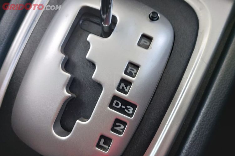 Arti Kode Huruf dan Angka di Transmisi Mobil Matic buat Pemula ...
