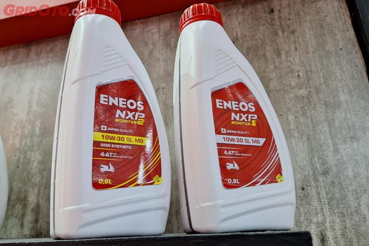 Dijual Rp 30 Ribuan Sebotol, Segini Usia Pakai Oli Mesin Motor Matic Eneos NXP - Semua Halaman ...