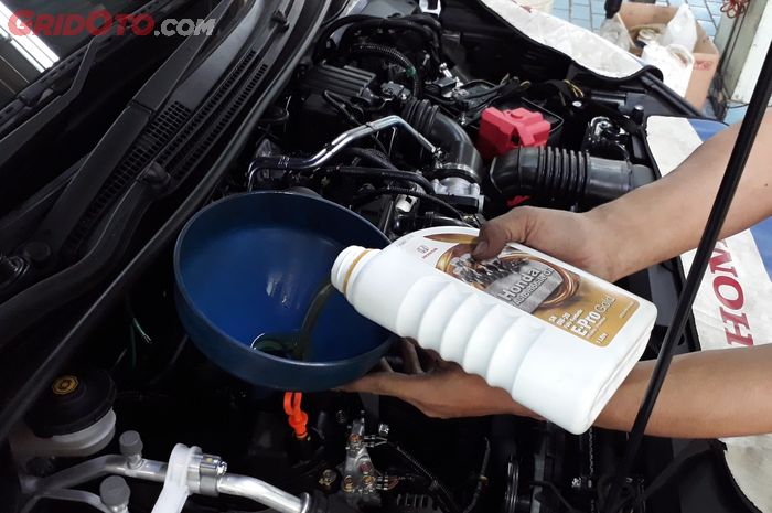 Mobil Jarang Pakai Oli Mesin Tetap Harus Ganti, Cegah Masalah Ini - Gridoto
