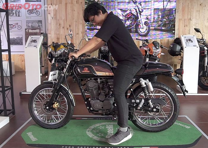 Benelli Cafe Racer 152 Review | Reviewmotors.co