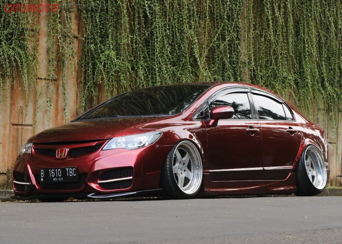 honda civic 2011 minyak hitam - Sam Wilkins