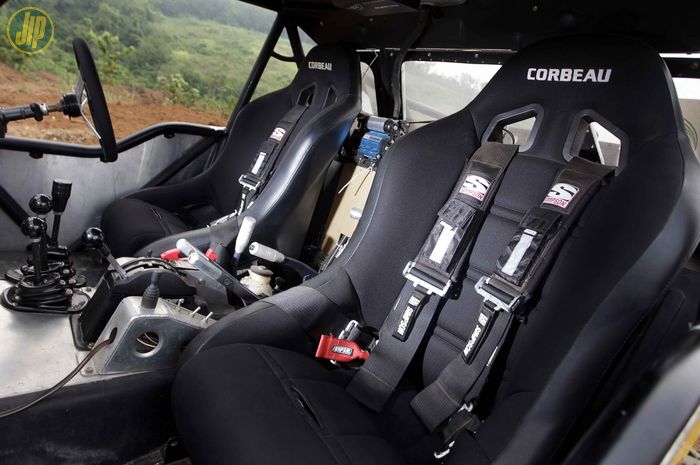 Bedanya Jok Untuk Speed Off-Road Dan Kompetisi Adventure - GridOto.com