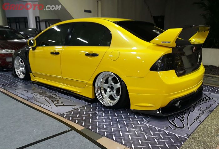 Honda Civic FD1 Berkelir Kuning Tampil Keren Bergaya Street Racing - Gridoto