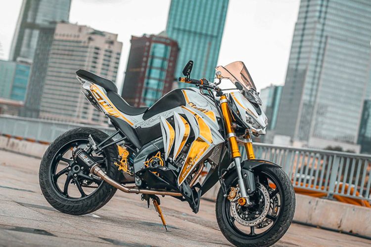 Modifikasi Yamaha M-Slaz Berwajah Kawasaki Z1000 Ini Tampak Sadis ...